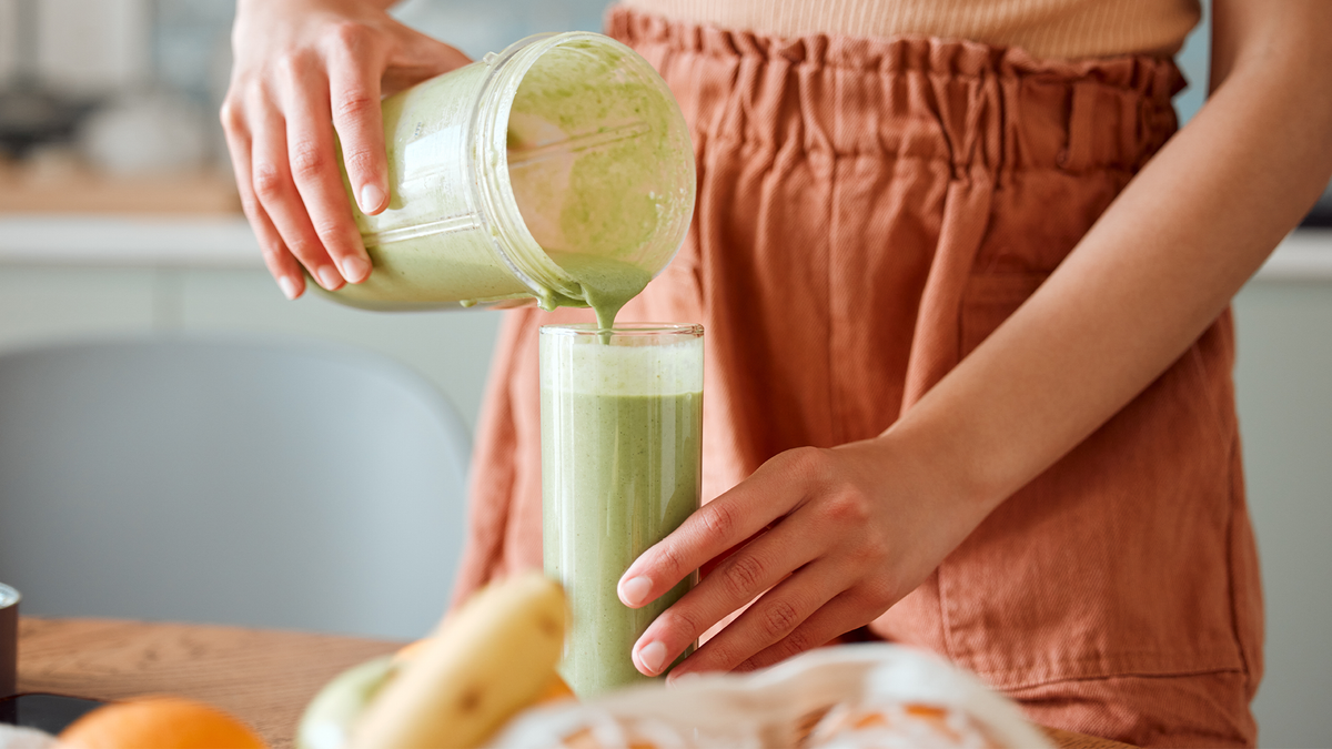 How to Lose Weight by Replacing Regular Meals with Shakes – PhenQ (USA)